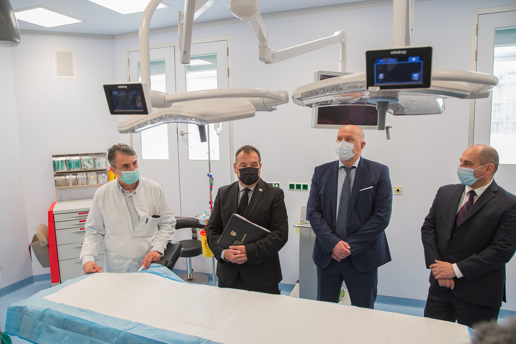 Radio Slavonija | Otvoren preuređen operacijski blok Klinike za dječje ...